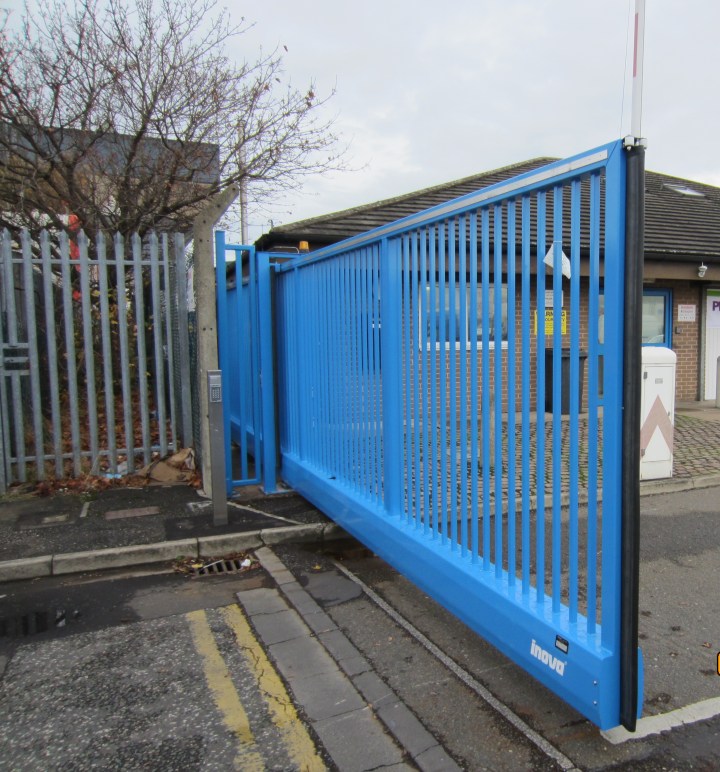 Inova Cantilevered Sliding gate – Gate and Barrier Services Ltd